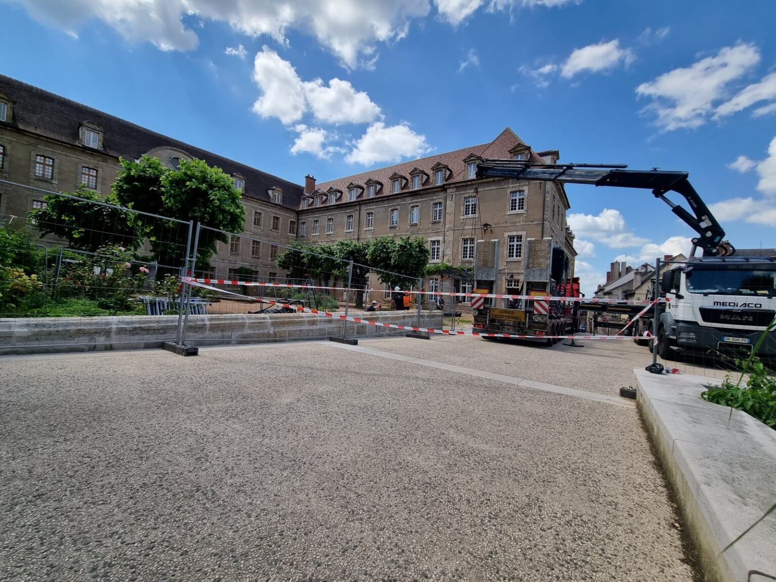 Autun: la grille du lycée Bonaparte fait son retour - Destination ...
